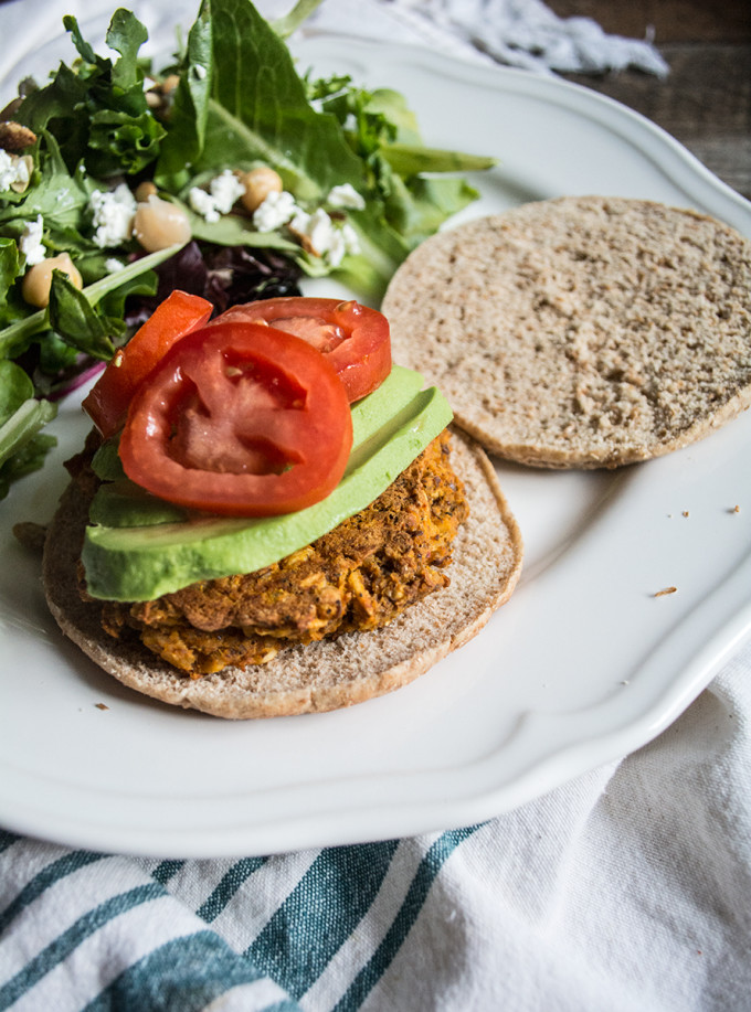 Butternut Squash Veggie Burgers + Rubbermaid Sandwich Kit | Lemons and ...